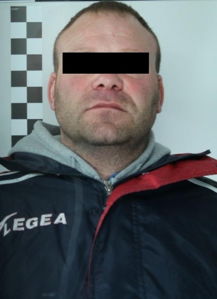 Arrestati due uomini per furto aggravato, a smuovere i sospetti i fari ...